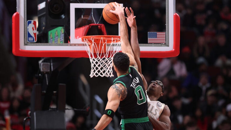 Watch: Jayson Tatum posterizes Bulls to end monster third quarter