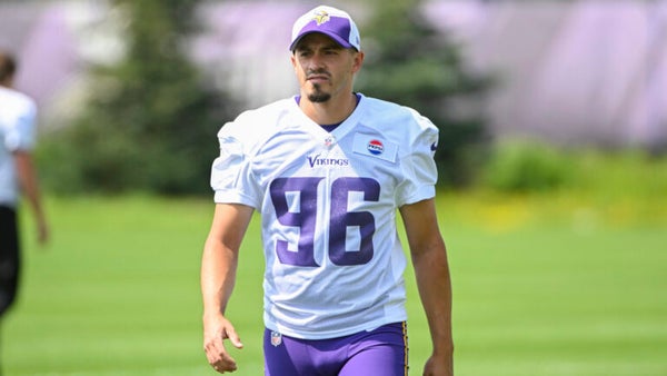 Patriots sign kicker John Parker Romo from Vikings