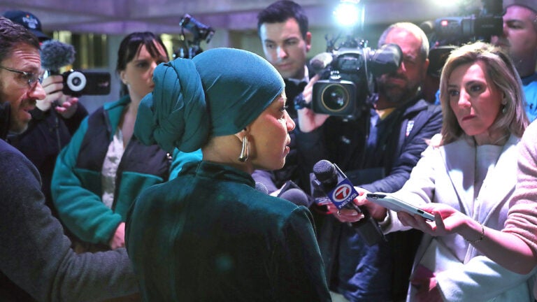 Fernandes Anderson: No plans to resign amid reported investigation