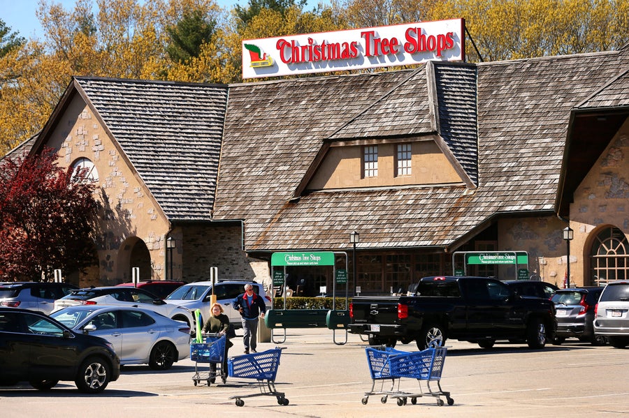 How did Christmas Tree Shops get its iconic thatched roof and windmill?