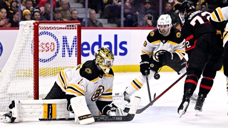 Linus Ullmark's family welcomes Jeremy Swayman to Ottawa