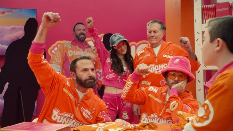 Jeremy Strong explains bizarre role in Dunkin' Super Bowl ad