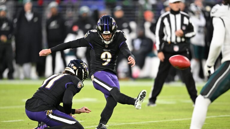 Massage therapists accuse Tucker of inappropriate conduct