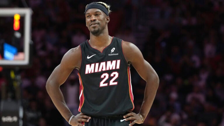 Jimmy Butler headed to Golden State Warriors, AP source says