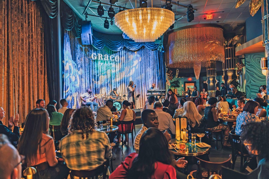 How to spend the perfect day in the Seaport