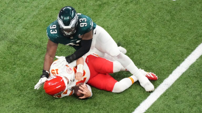 How NFL experts are grading the Patriots' approach in free agency