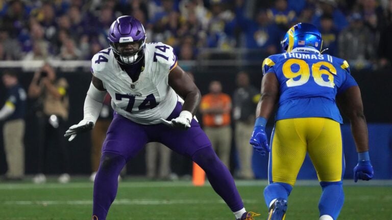 5 veteran OL Patriots can target after first week of NFL free agency