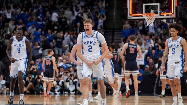 Flagg flies in March Madness, Duke wins to reach Elite Eight