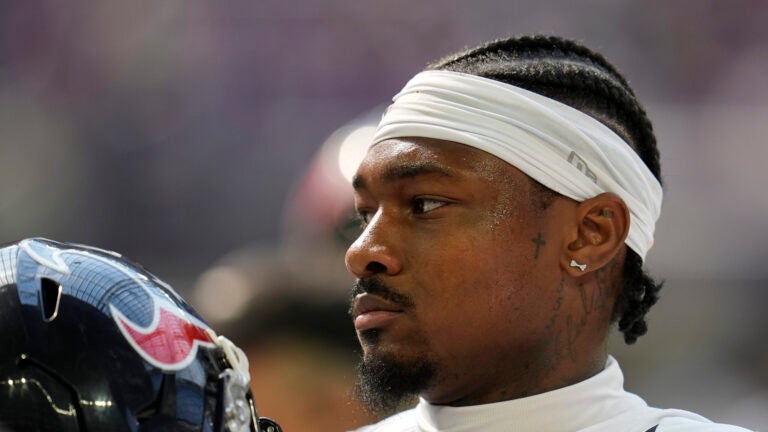 5 things to know about new Patriots No. 1 WR Stefon Diggs