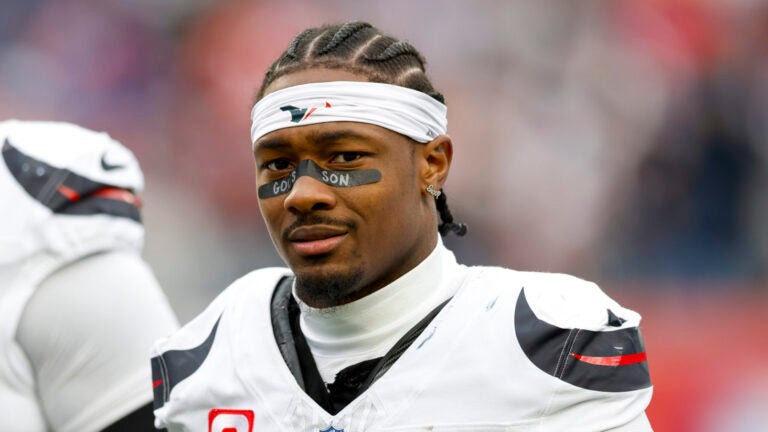 Patriots reportedly hosting WR Stefon Diggs for free-agent visit