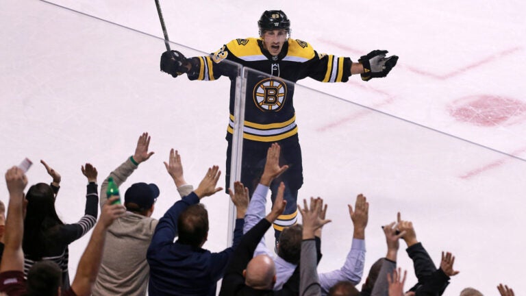 Brad Marchand thanks Bruins fans in full-page Globe ad