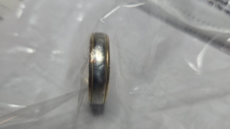 Mass. bank finds gold wedding ring in coin return machine