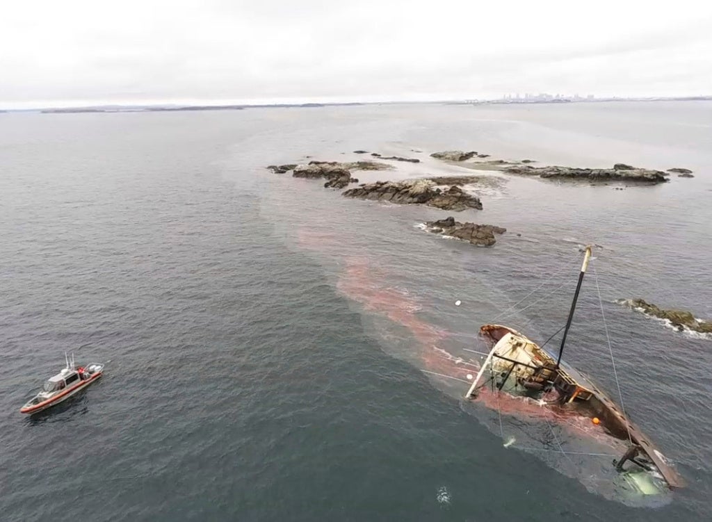 3 rescued, fuel spilled from fishing boat capsized in Boston Harbor