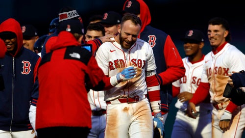 Red Sox rally to win 4-3 in 10th and avoid 4-game sweep