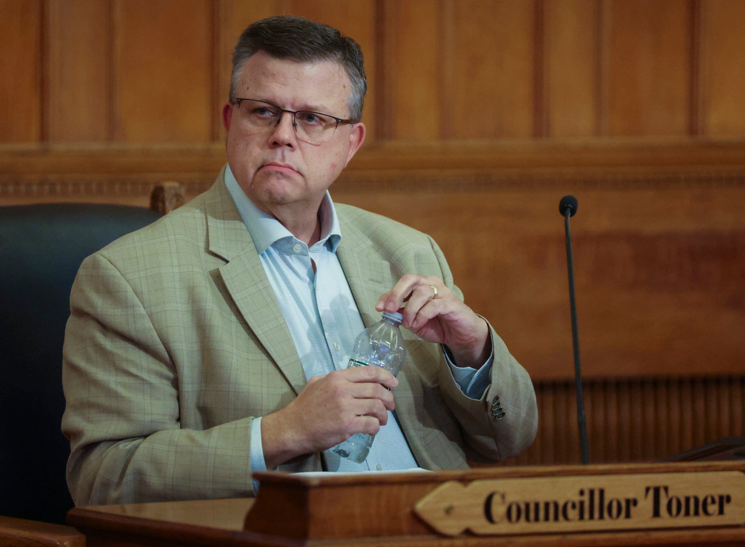 Students hold sexual violence vigil amid Cambridge councilor brothel ...