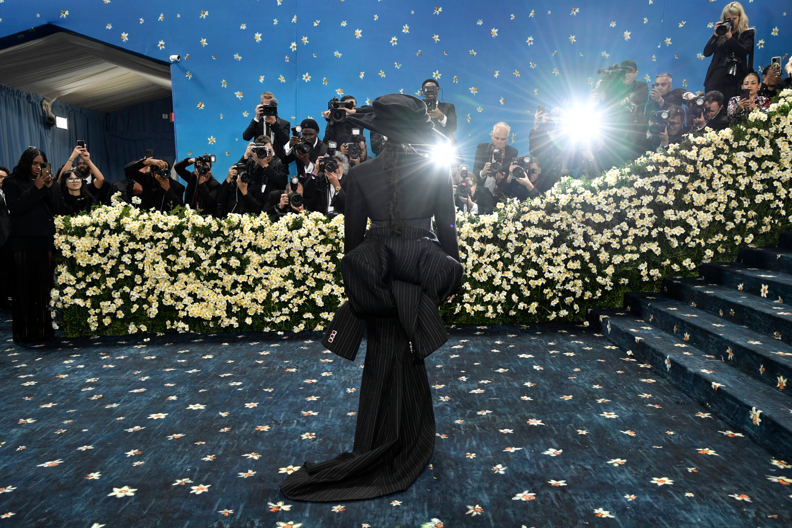 Photos: Scenes from the Met Gala 2025 red carpet