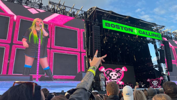 Review: Avril Lavigne turns back the clock at Boston Calling 2025