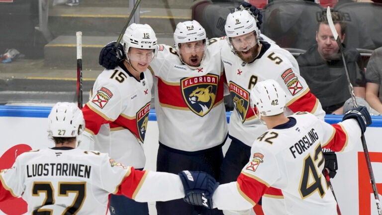 Brad Marchand couldn't resist 'corny' joke at Maple Leafs' expense