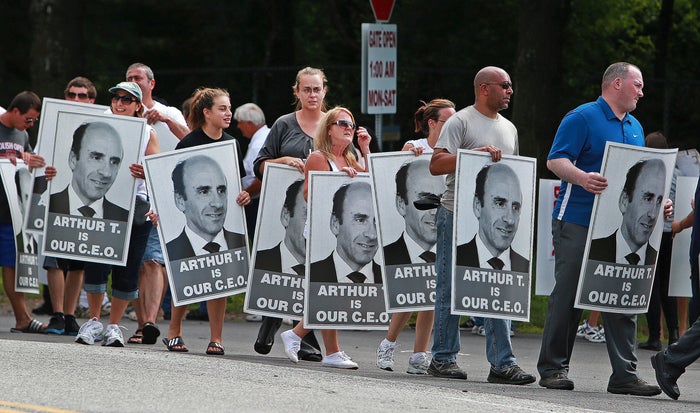 Market Basket executive Arthur T. Demoulas placed on paid leave