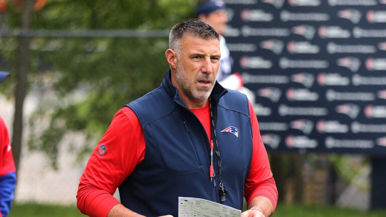 Report: Mike Vrabel ‘aggressively’ pursued this coach for his staff