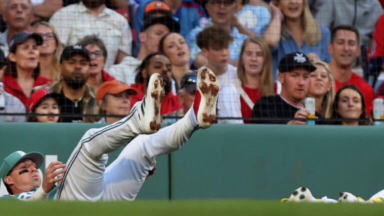 José Berríos, Blue Jays bullpen keep Red Sox bats silent