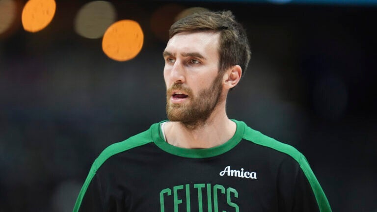 Celtics lose Luke Kornet after center signs 4-year deal with Spurs