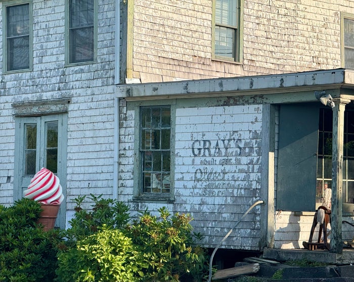 Jake Gyllenhaal spotted as M. Night Shyamalan films in R.I.