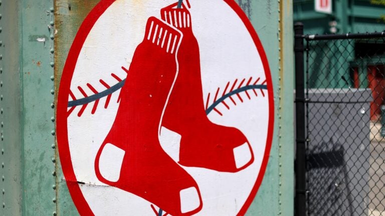 Red Sox acquire hard-throwing reliever in trade with Twins
