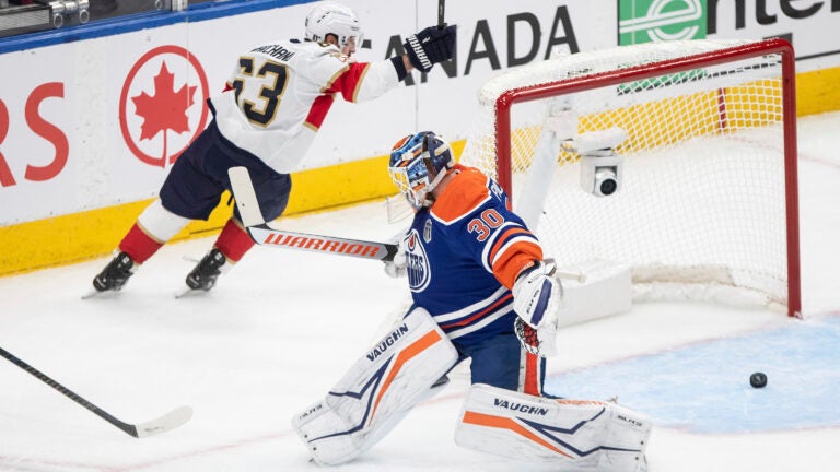Brad Marchand scores twice in Panthers' Game 5 win over Oilers