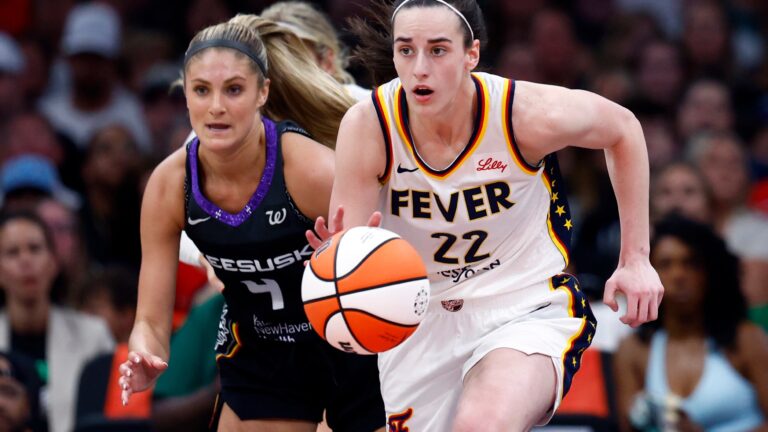 Fans celebrate sold-out WNBA game at TD Garden