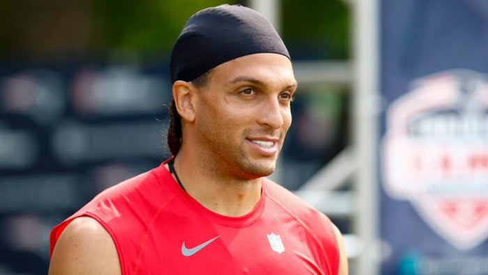 Why Patriots WR Mack Hollins punted a football into crowd