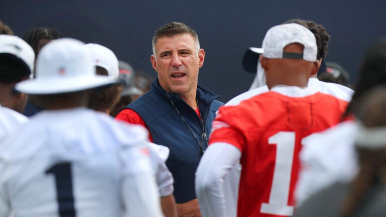 Mike Vrabel has blunt response to McLaurin, Parsons trade rumors