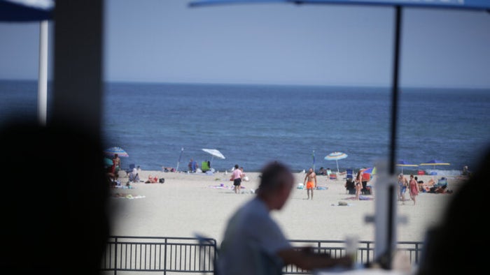 17-year-old drowns while swimming with family at Hampton Beach