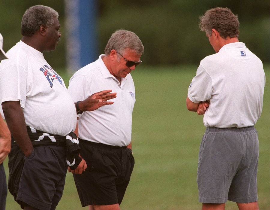 Longtime Patriots coach and executive Bobby Grier dies at 82