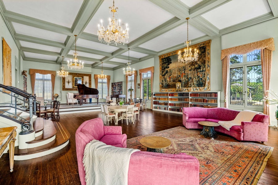 Estate of Perdue Chicken heiress lists for $15M in New Hampshire
