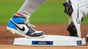 Yankees' ticket policy draws criticism