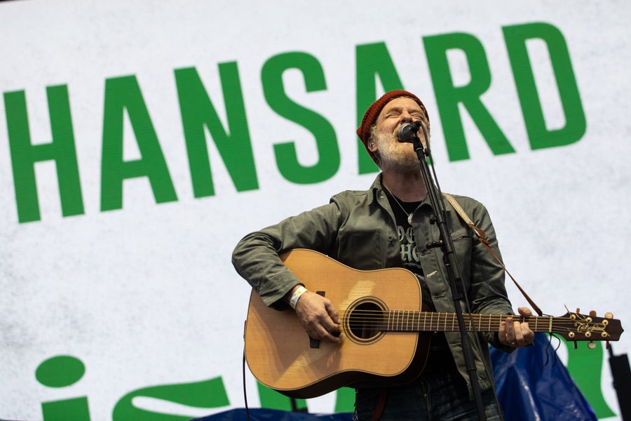 Live updates: A soggy but successful Seisiún Irish music festival in Boston
