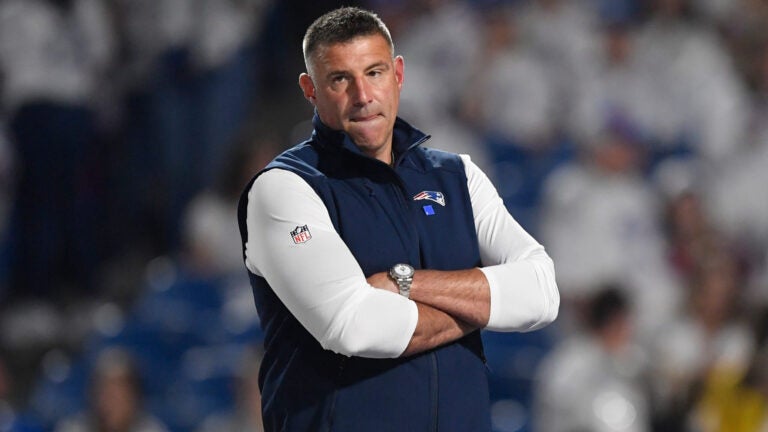 Patriots locker room video: Mike Vrabel, Stefon Diggs speak