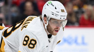 Pastrnak day-to-day with injury as Bruins lineup takes another hit