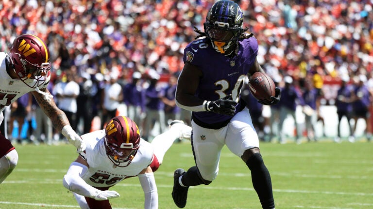 Patriots elevate veteran RB D'Ernest Johnson to 53-man roster