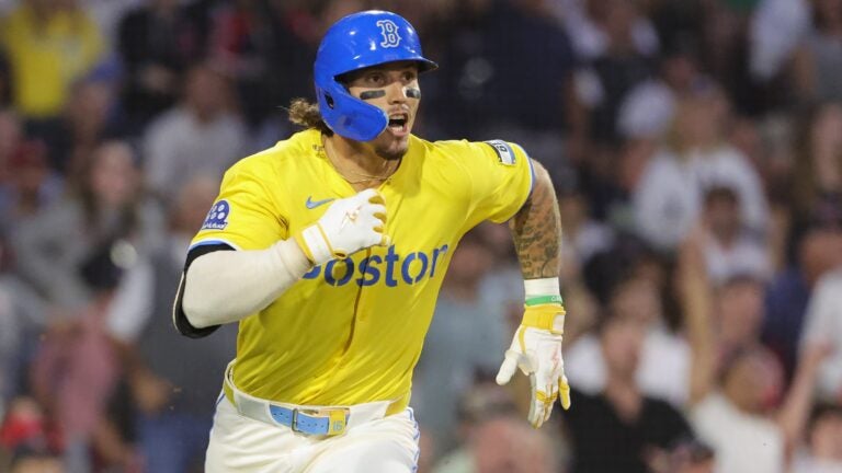 Red Sox sign outfielder Jarren Duran to one-year contract