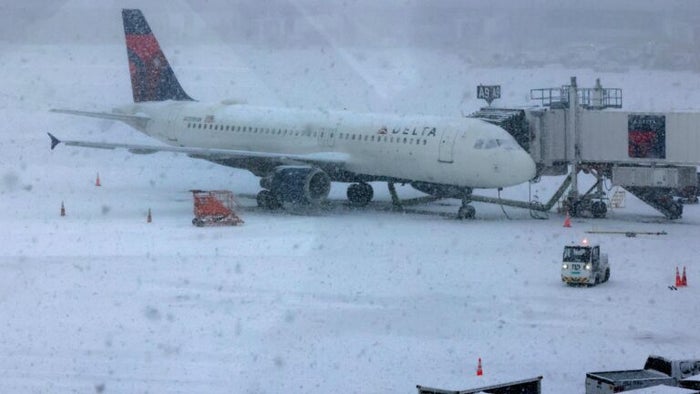 Flights delayed, cancelled at Logan Airport due to winter storm