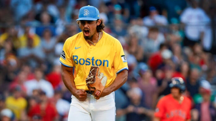 Red Sox trade pitcher Jordan Hicks to White Sox