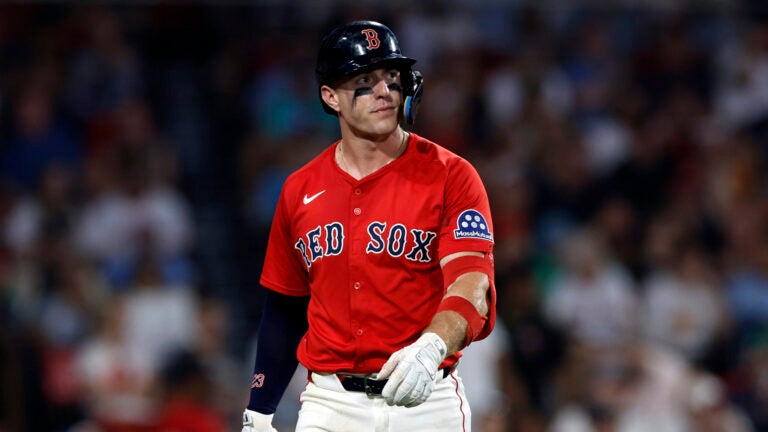 Red Sox infielder Romy Gonzalez undergoes shoulder surgery