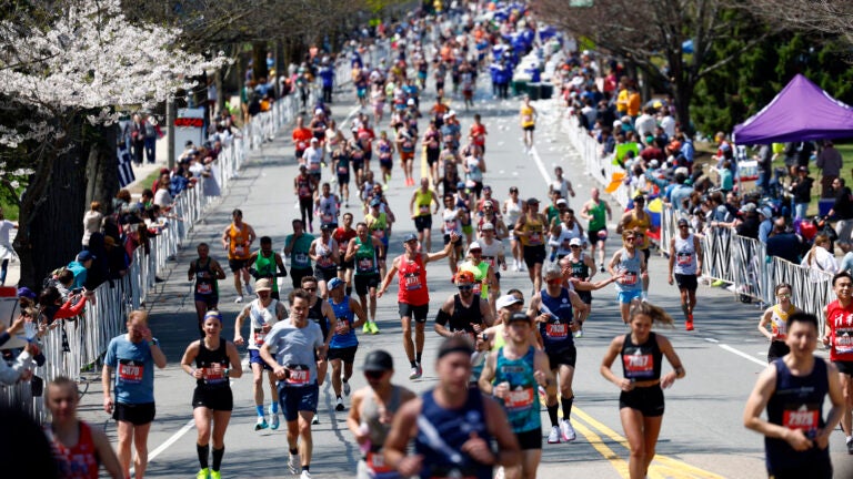 How to live track a 2026 Boston Marathon runner