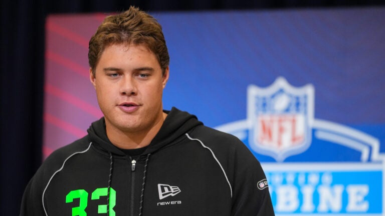 Patriots trade with Bills, move up in NFL Draft to select Caleb Lomu