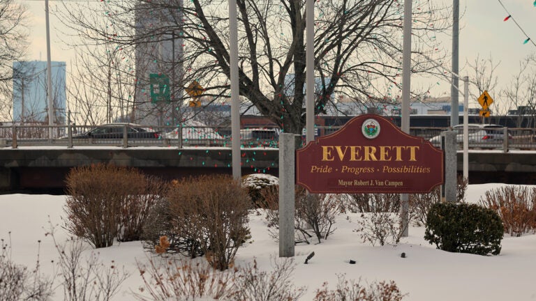 Everett Planning Board passes ordinance to regulate data centers